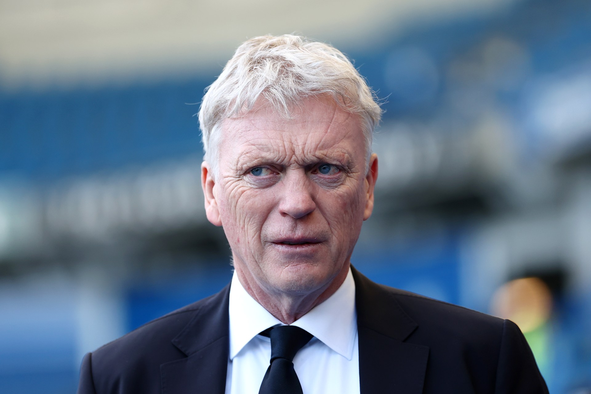 Man Utd and Chelsea told to 'bring big bag of money' for transfer