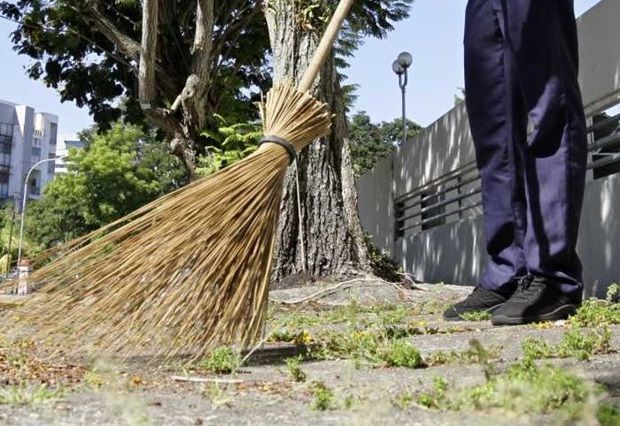 Community service sentences for littering to start this year, says minister