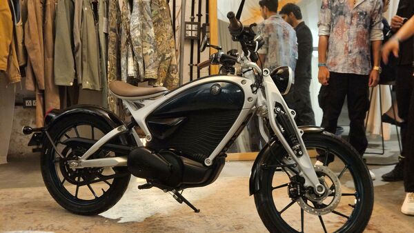 Royal Enfield Flying Flea C6 showcased in India. Here’s what the ...