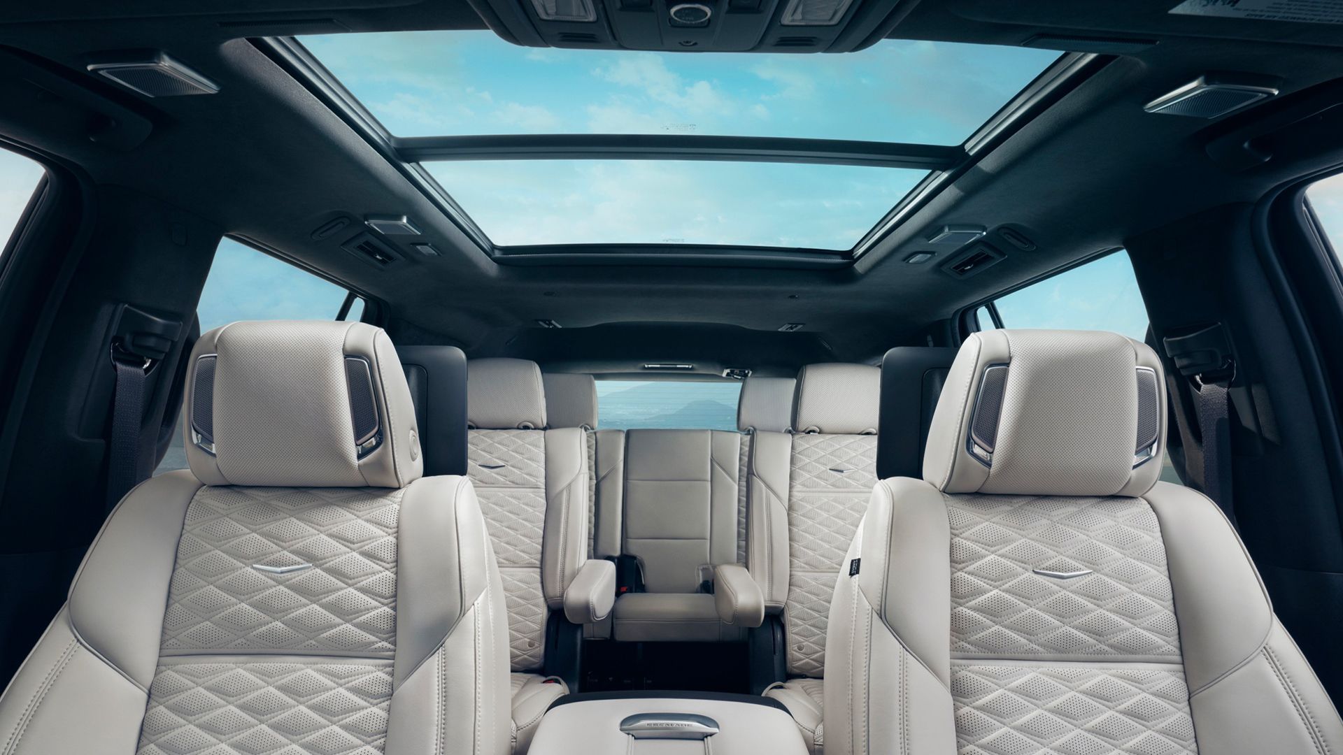 Best Luxury 7-Seater SUVs for 2024 | 7-Passenger Luxury SUVs | CarBuzz