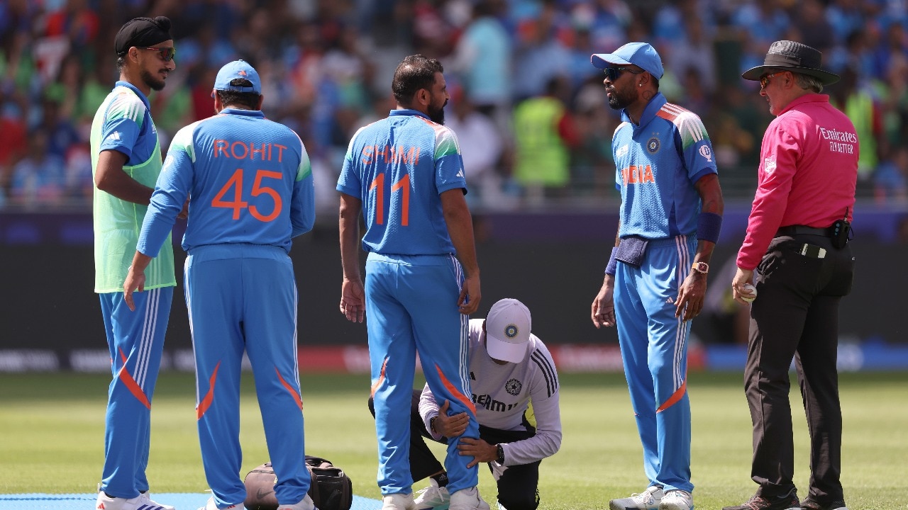 IND vs PAK: Mohammed Shami suffers injury scare, Indian staff looks ...