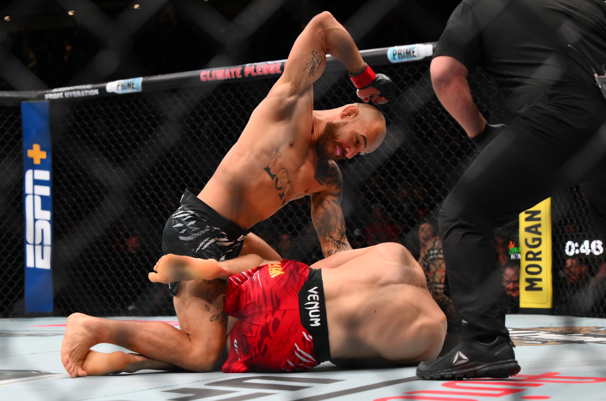 MMA: KO, guillotine… les finishs complètement fous de l’UFC Seattle