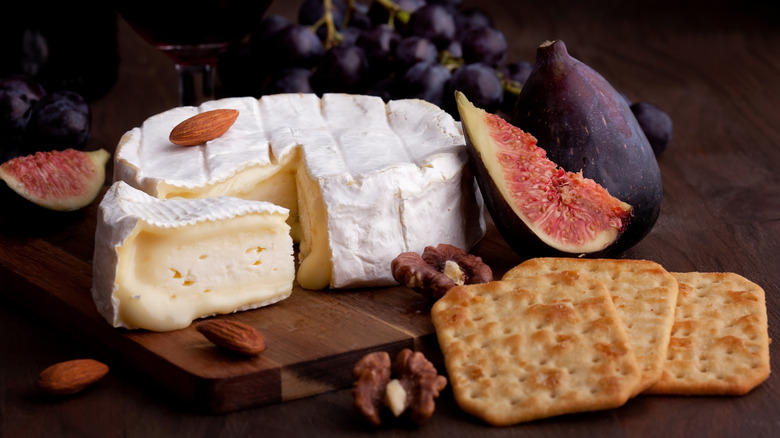 The One Brand To Look Out For When Buying Brie Cheese
