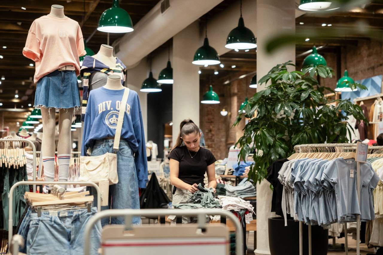 How the Internet Made In-Store Shopping Miserable