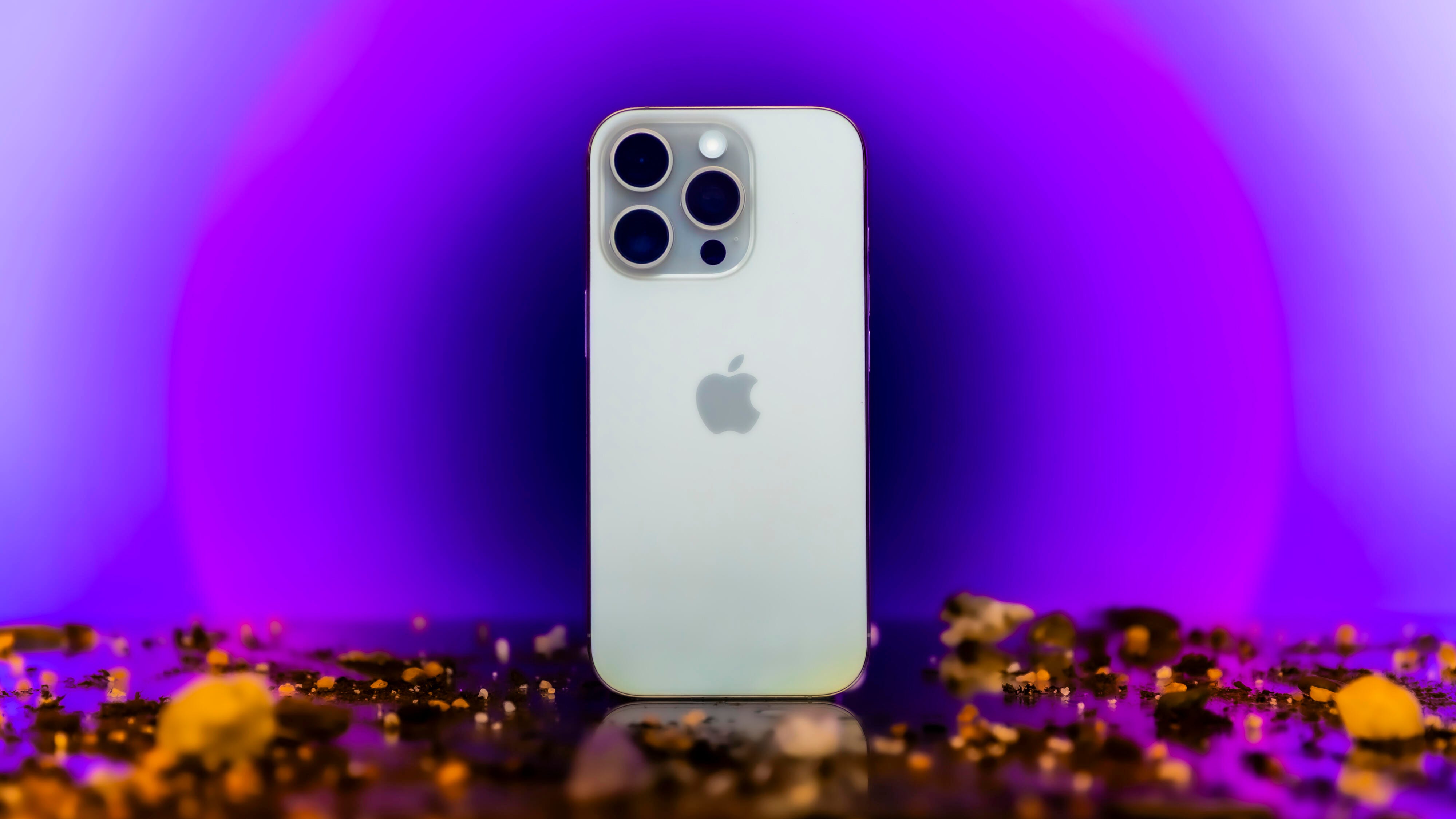 Here's How to Show the Volume Bar on Your iPhone's Lock Screen Again