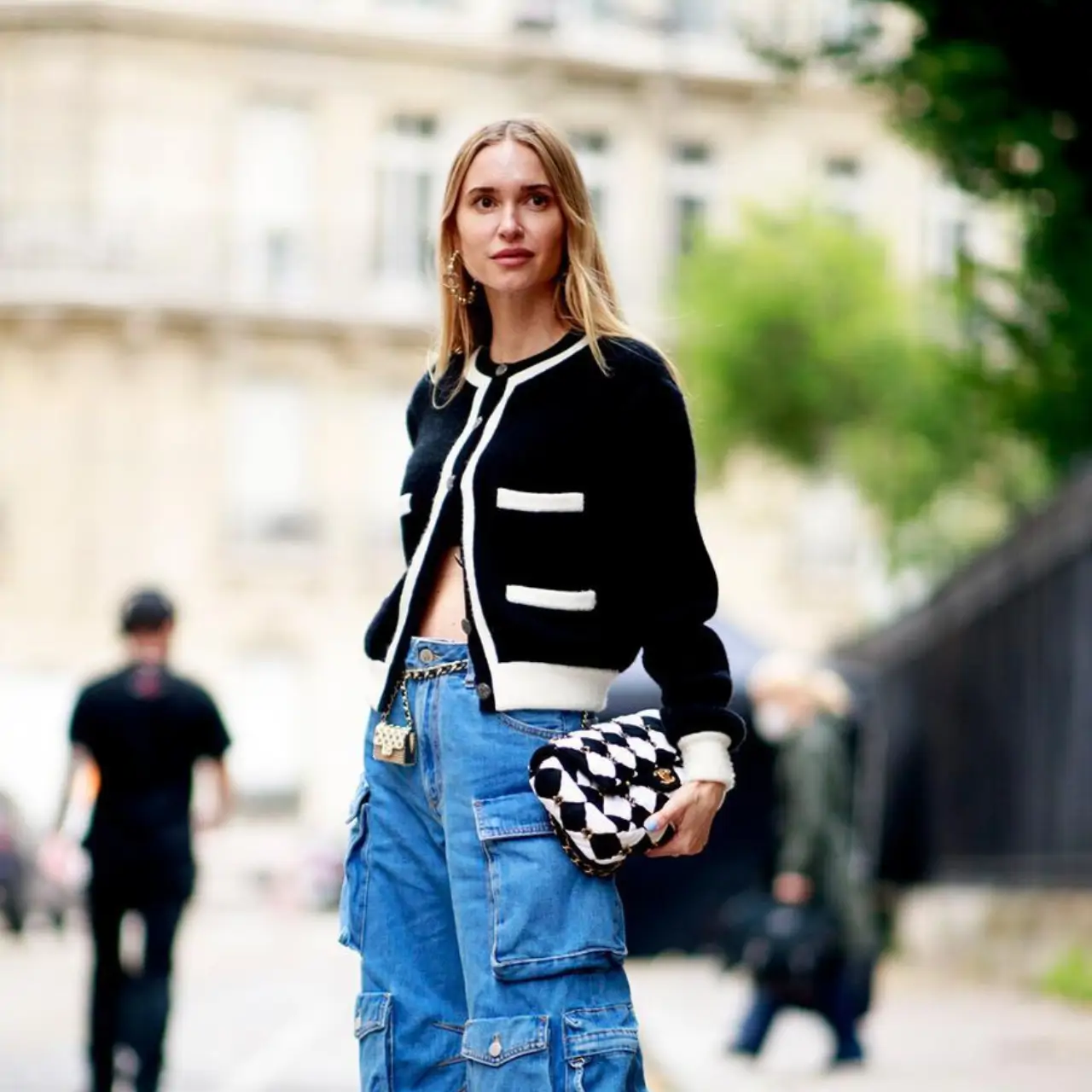 Uniqlo "regala" por 14€ la chaquetita de punto "navy" para llevar como ...