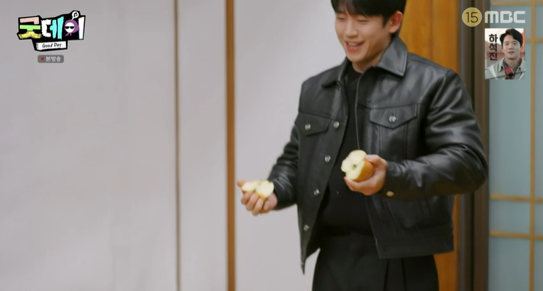 [TVis] 정해인, ‘옥순’상 인증에 사과 박살…“전완근 좋다는 말 들어” (굿데이)