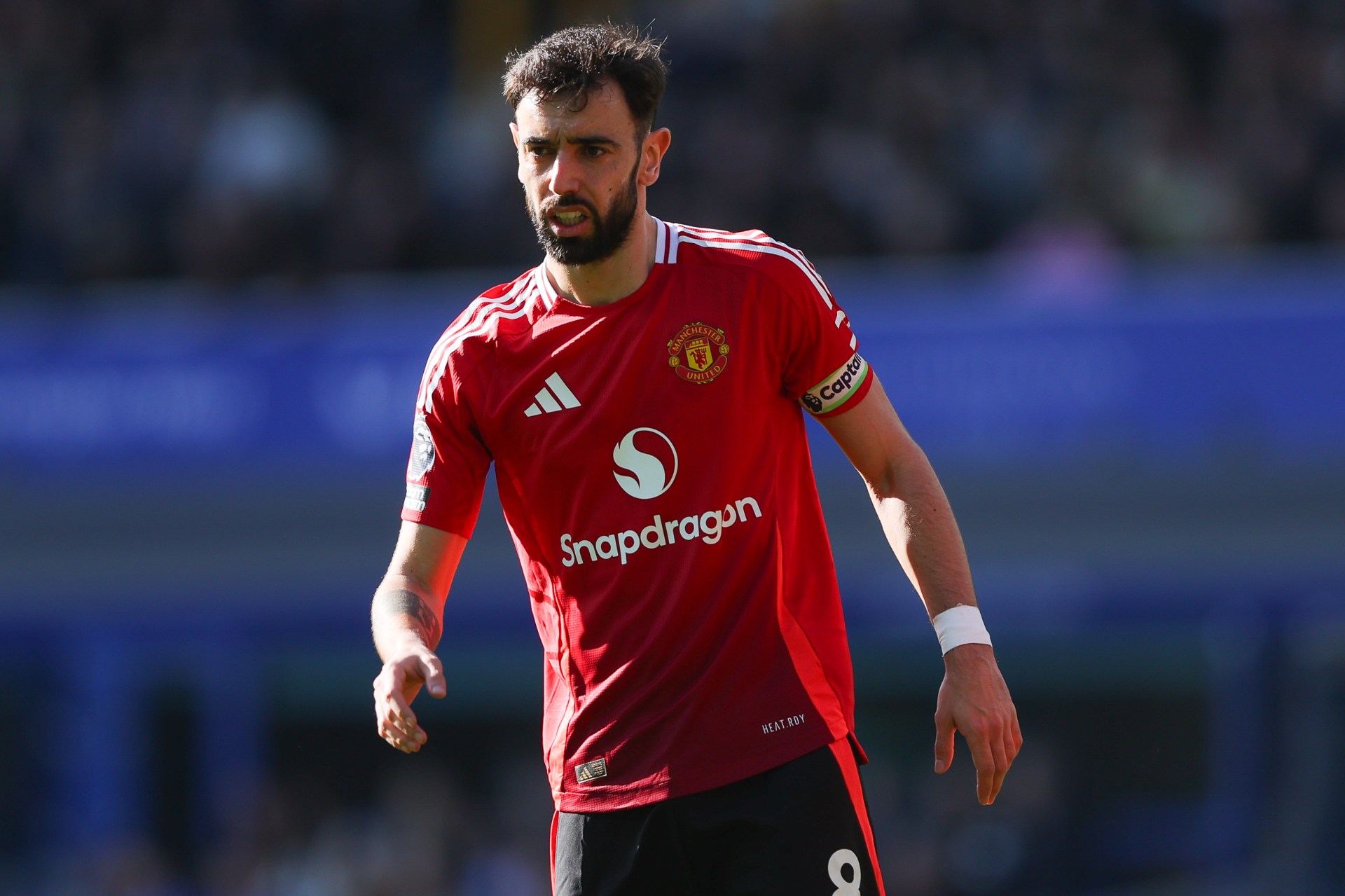Why Bruno Fernandes had bust-up with Everton legend during Man Utd draw