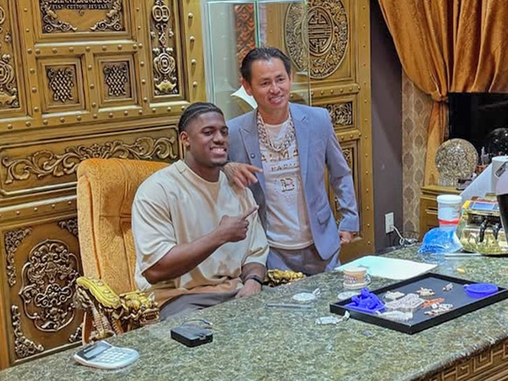 Notre Dame's Jadarian Price Gets NIL Deal W/ Jeweler Johnny Dang ...