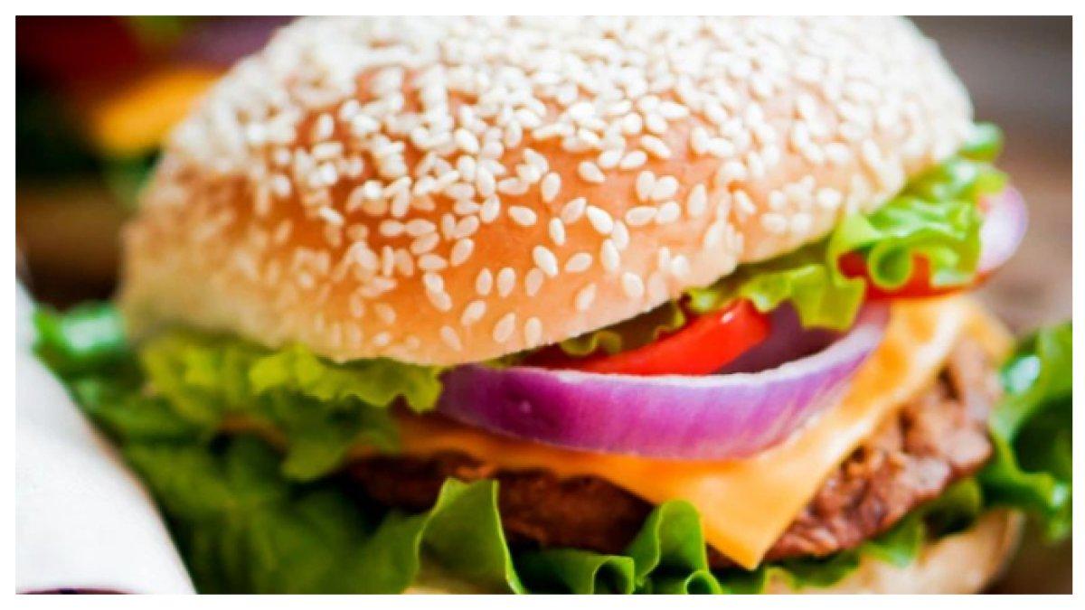 4 Makanan yang Wajib Dihindari Agar Kolesterol Tetap Terkendali