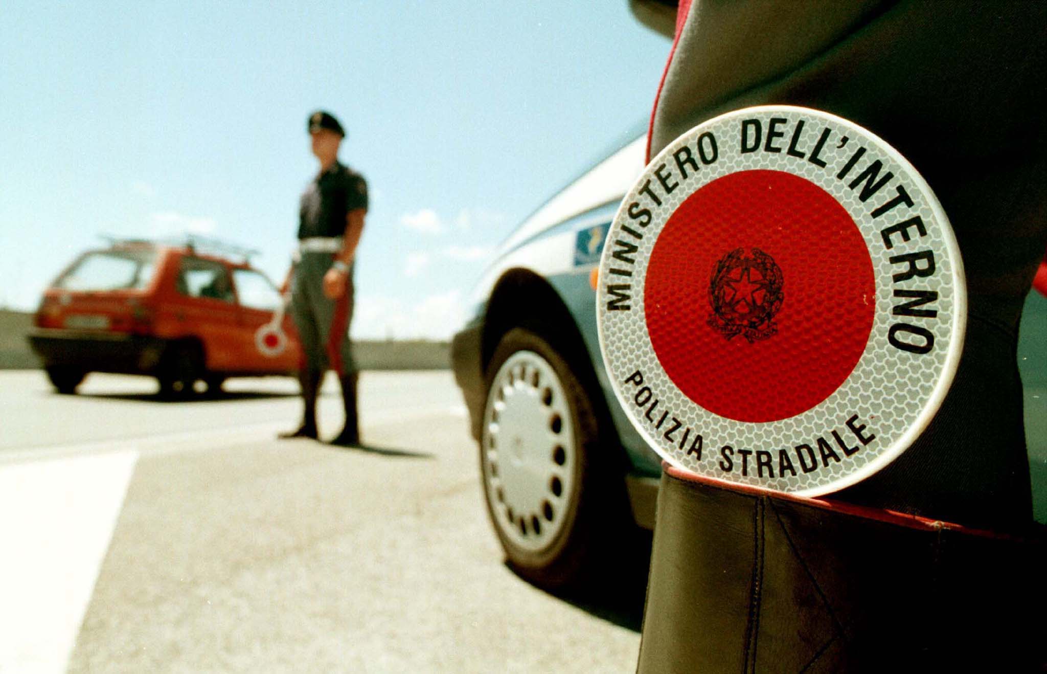Ventenne morì in auto contro un albero sulla Braccianese: tre a ...