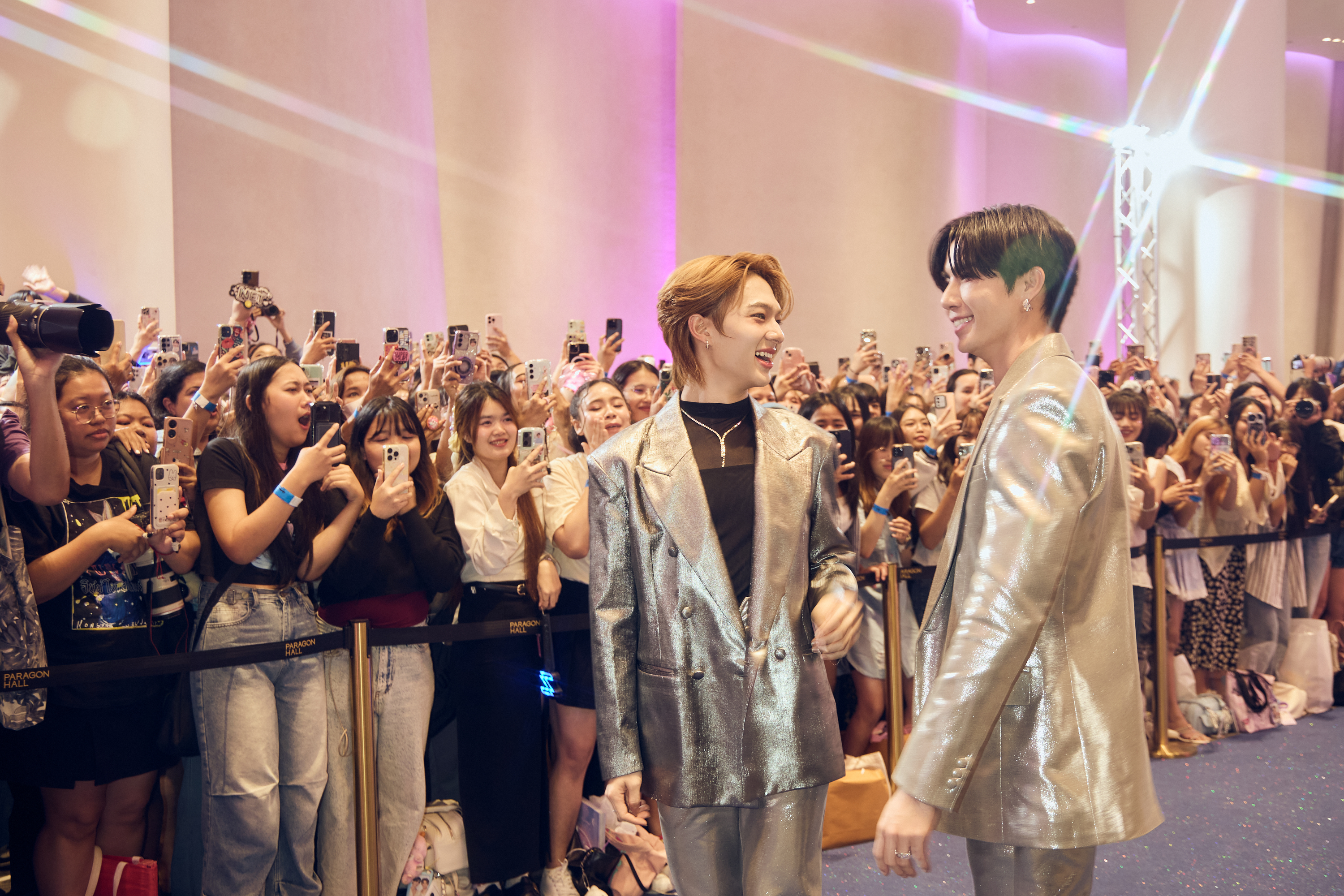 ‘DOMUNDI’ เสิร์ฟความยิ่งใหญ่ในงาน DMD LINE UP 2025+ ‘GLOW UP’