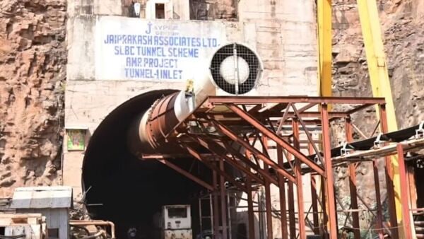 SLBC Update : రాత్రి నుంచి ఎటువంటి శబ్దాలు వినిపించలేదు.. ఎస్ఎల్‌బీసీ ఘటనపై తాజా అప్‌డేట్ ఇదే!