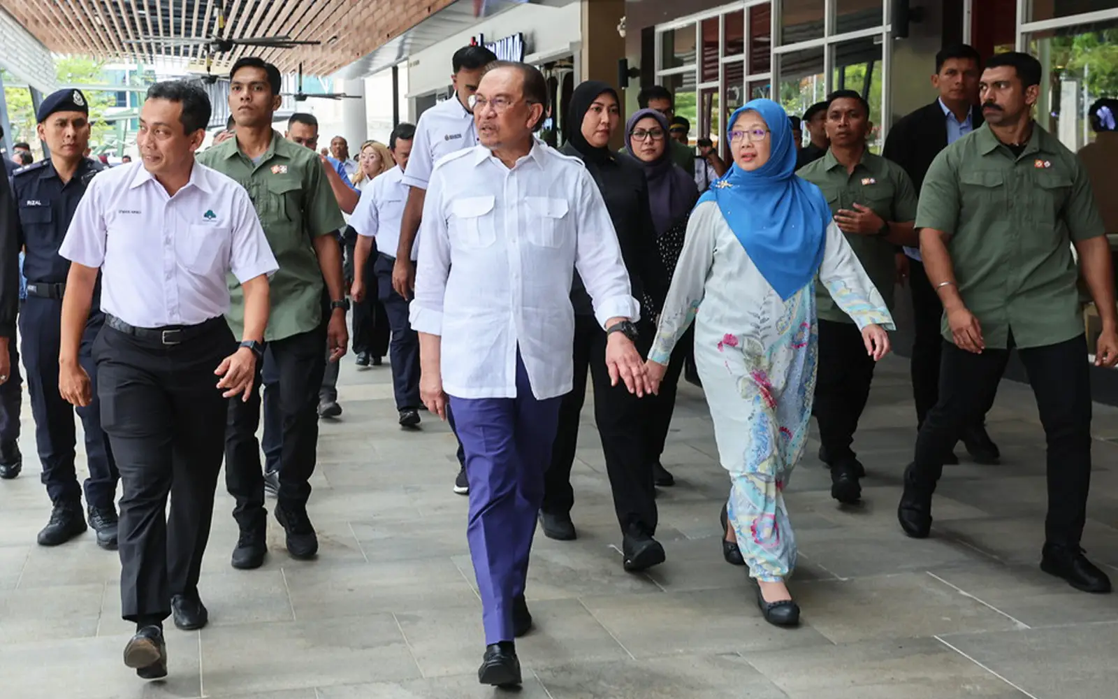 Stop bickering over trivial matters, focus on future needs, says Anwar