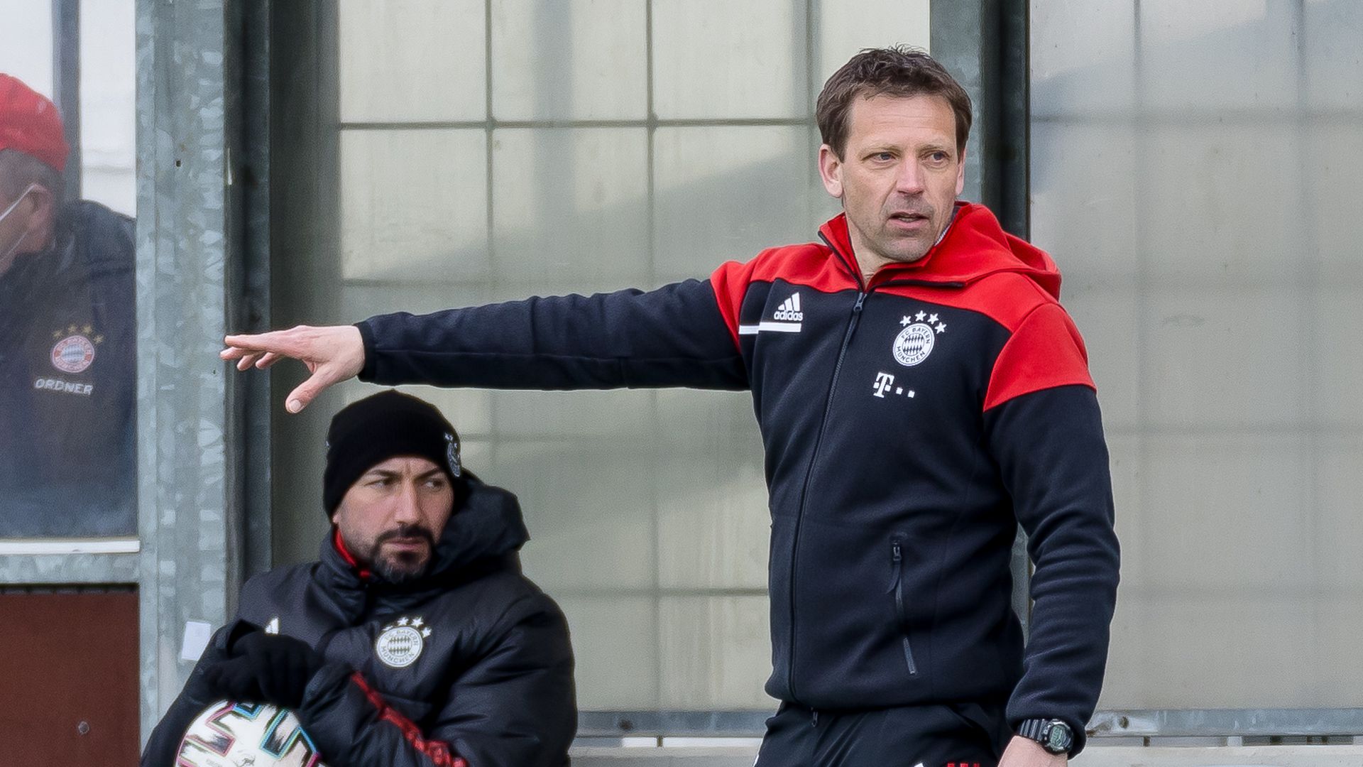 Who convinced Bayern Munich youth player Guido Della Rovere to make the ...