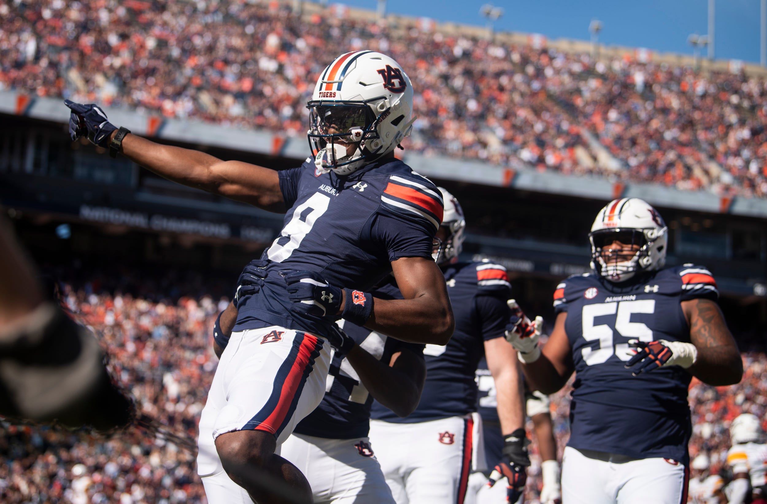 PFF ranks returning Auburn receivers rank among best in the nation
