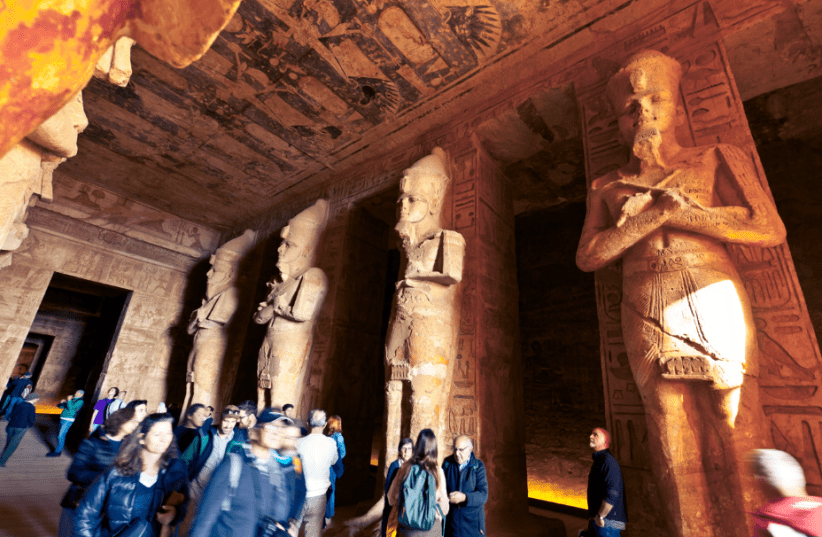 4,000 visitors gathered, but heavy clouds spoiled King Ramses II Abu ...