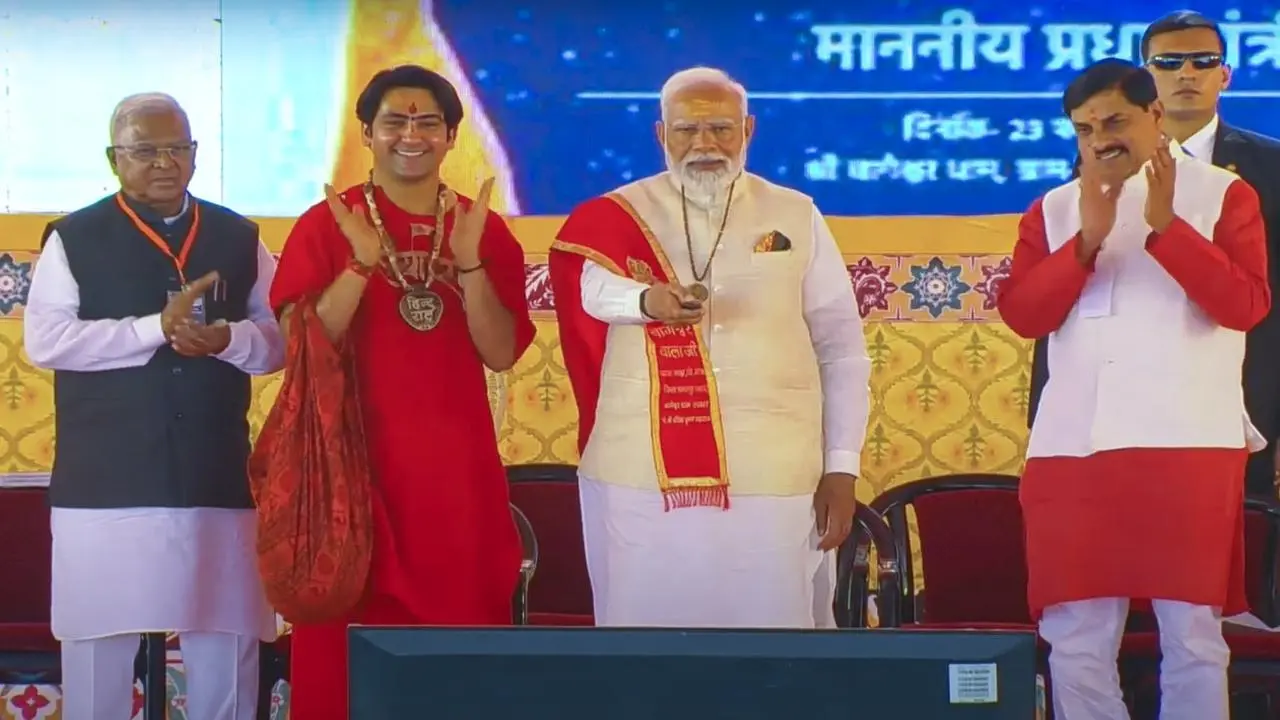 PM Modi lays foundation stone of Bageshwar Dham Medical and Science ...