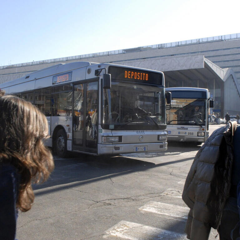 Lunedì nero dei trasporti, si fermano bus e metro