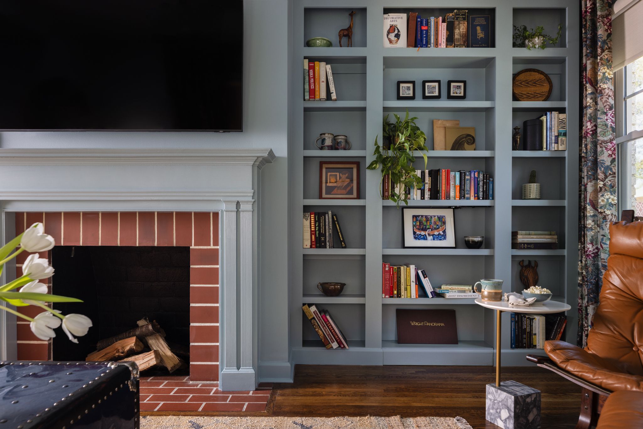 Can't Choose a Paint Color? Here Are 7 Hacks Interior Designers Swear By