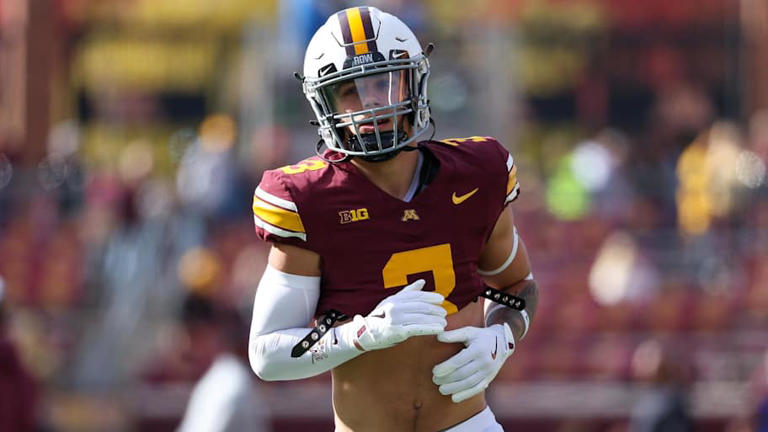 Two Gophers make list of top 100 returning players in college football
