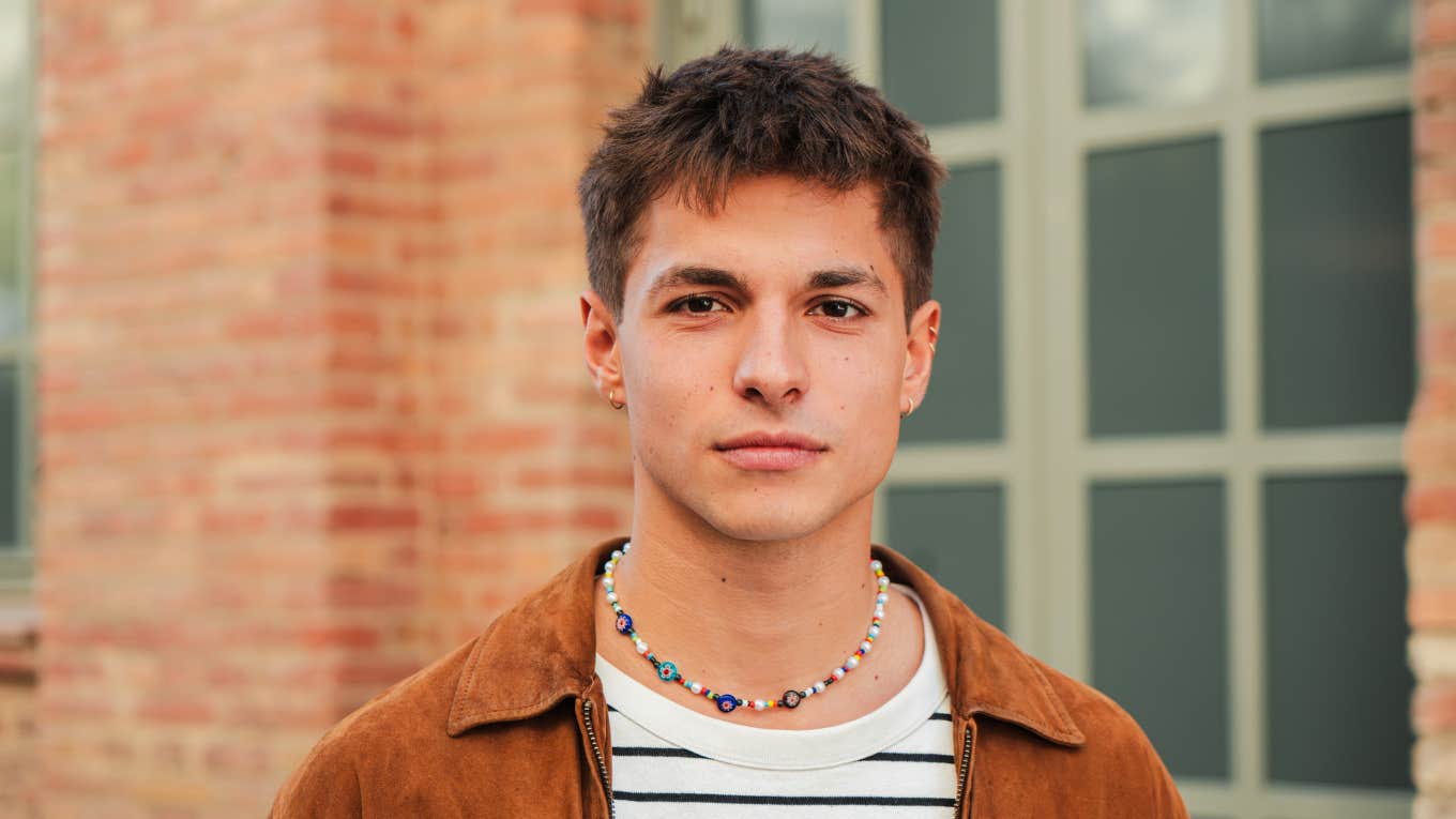 11 Behaviors That Look Normal But Actually Reveal Emotional Weakness