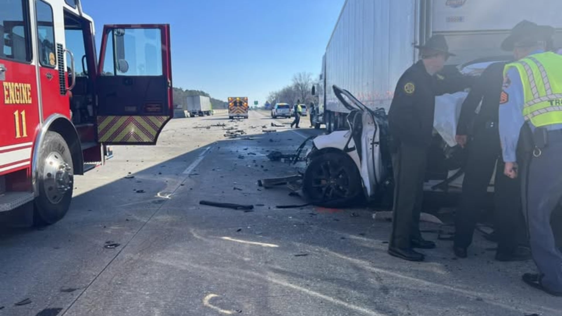 3 people in stolen Range Rover killed after high-speed chase on I-75