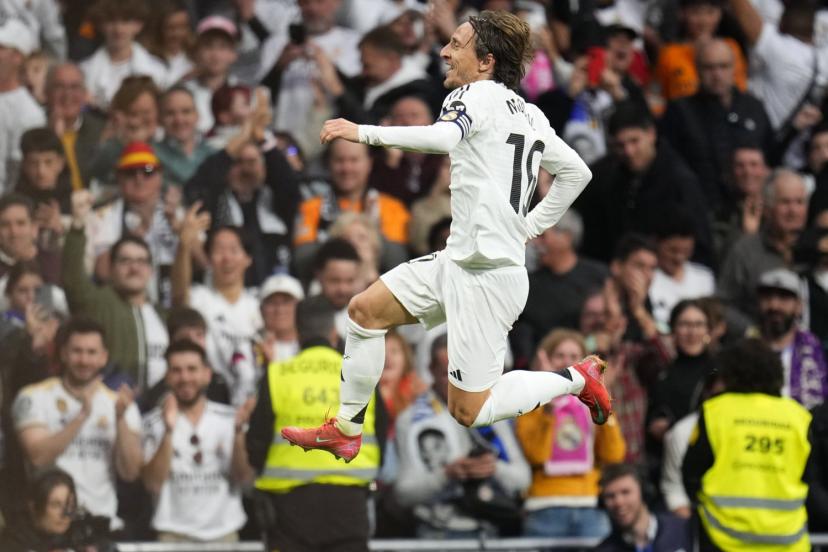 « Un cadeau pour le football » et « une légende » : Carlo Ancelotti ...