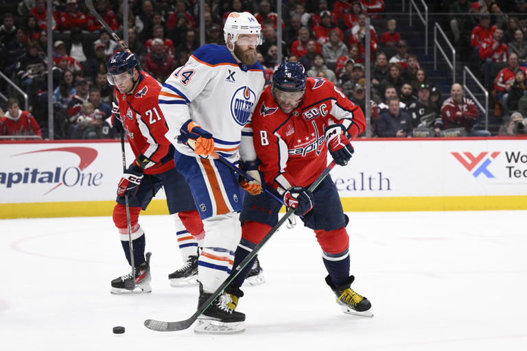 Ovechkin has hat trick to move 13 away from breaking Gretzky's goals ...