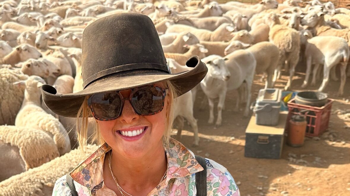 iPhone falling from ute triggers 'emergency' in outback NSW