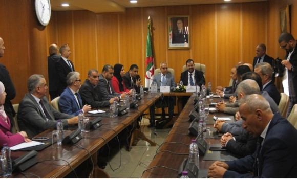 APN: la commission des télécommunications auditionne le PDG d'Algérie ...