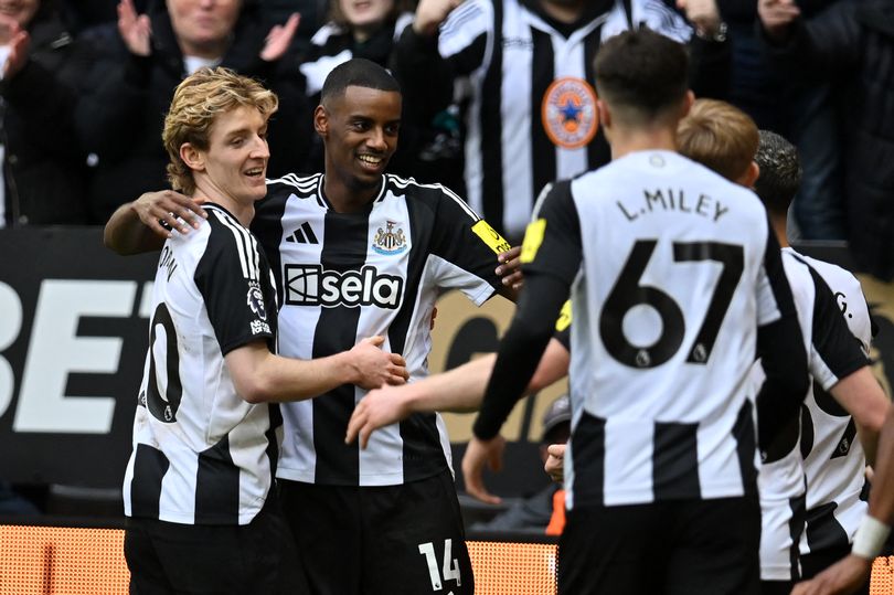 Premier League forced to release VAR statement after penalty error as ...