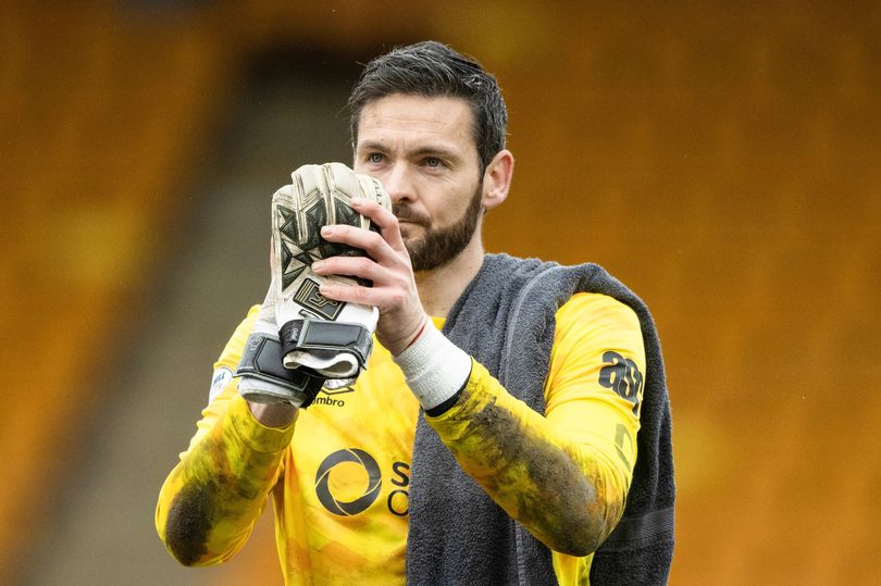 'Unbelievable' Craig Gordon makes Hearts boss Neil Critchley purr as ...