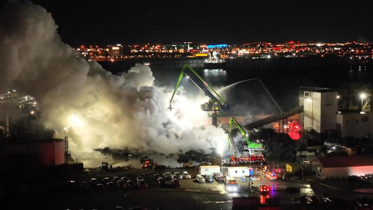 Lithium-ion battery likely caused massive junkyard fire in Camden, EMR ...