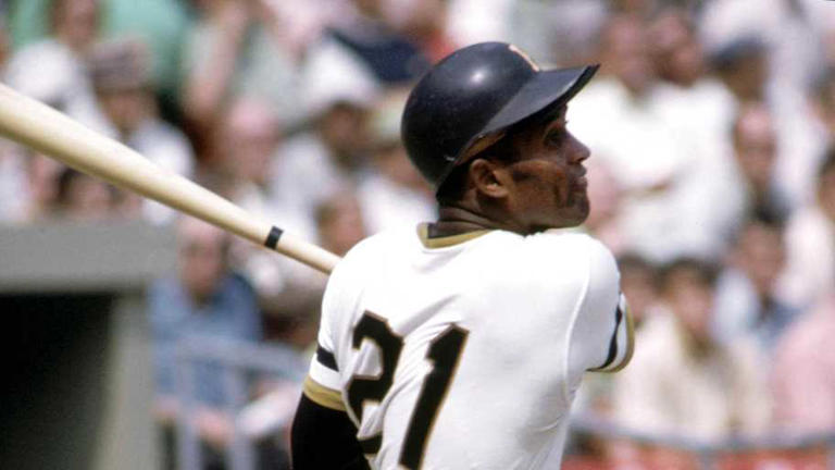 Roberto Clemente Iconic Card: 1971 Topps #630