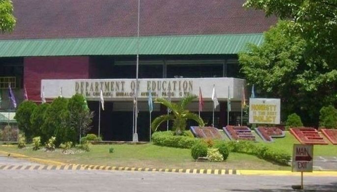 DepEd to distribute tablets, modules in risk areas