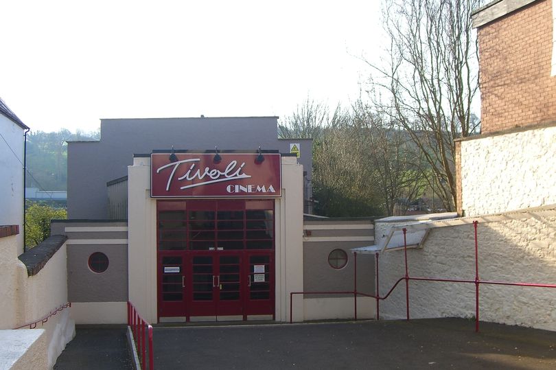 Devon cinema windows 'safe' despite concerns