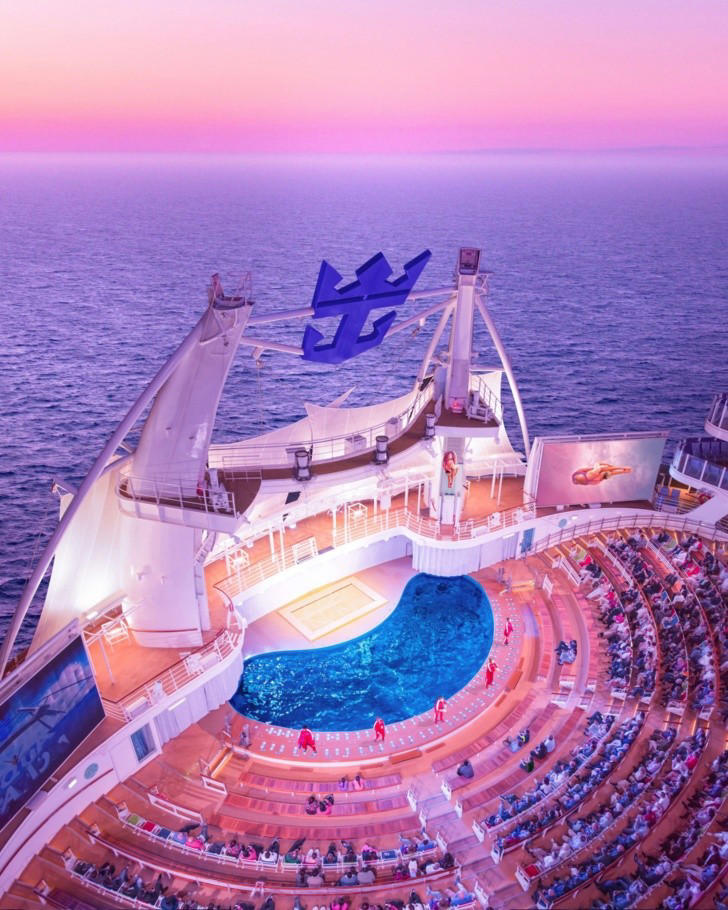 Royal Caribbean presenta el Legend of the Seas, su tercer Crucero Clase Icon para 2026