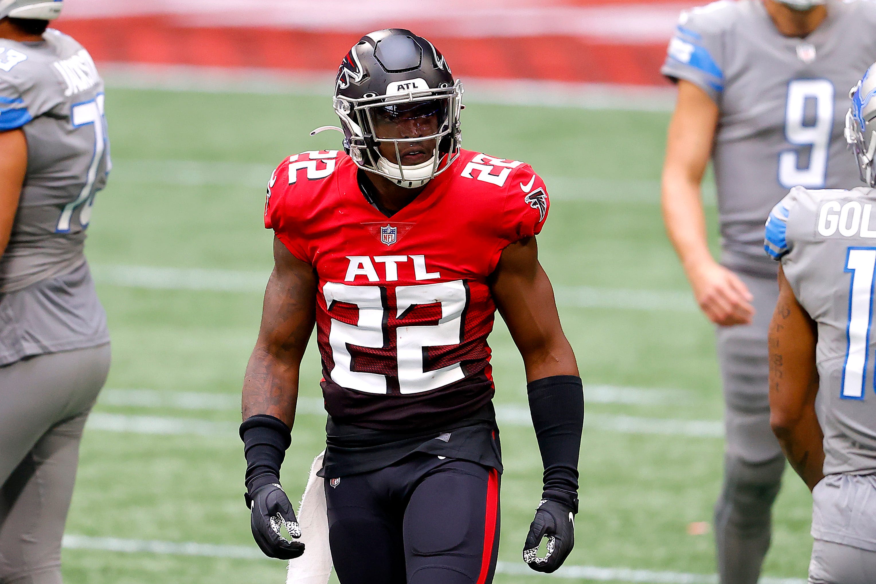 Former Falcons first-round draft pick announces retirement from NFL