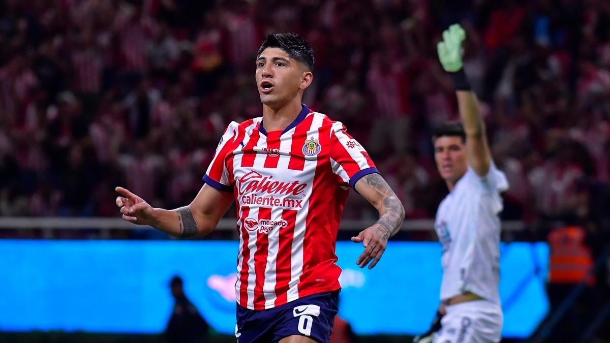 Liga MX: VAR Audio Reveals Controversial Alan Pulido Goal in Chivas vs ...