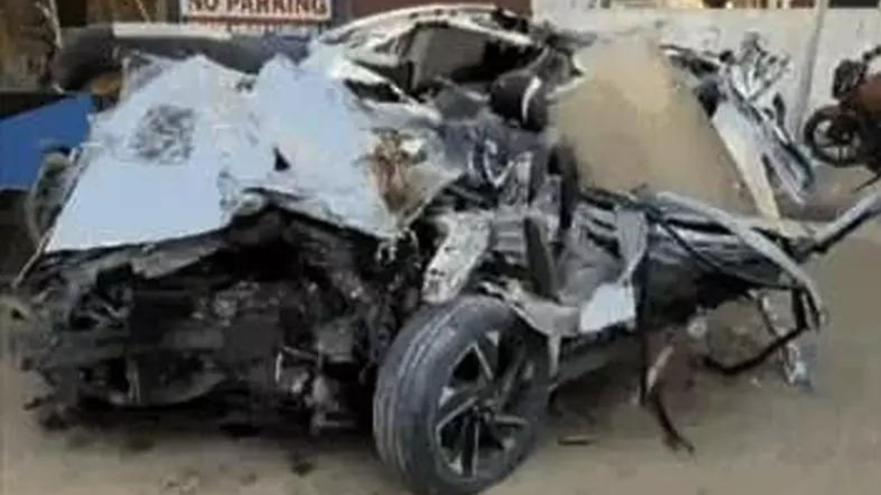 4 Class XII students killed as ride after birthday party ends in crash ...