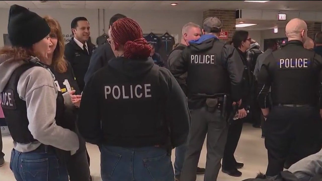 'Get Behind the Vest' campaign helps Chicago officers, K9s replace ...