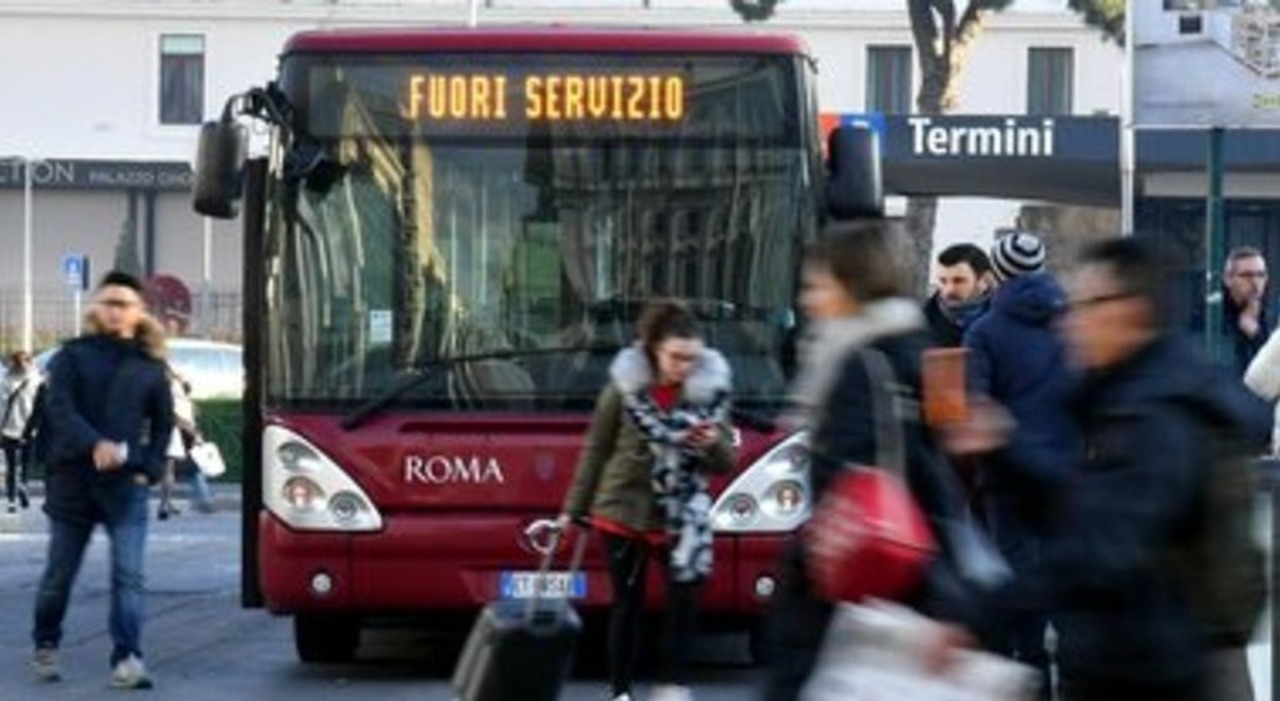 Sciopero dei trasporti oggi: bus, metro e aerei. Caos a Roma, Milano ...