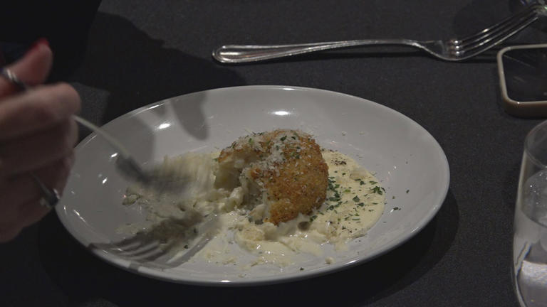 Rockford restaurant welcomes celebrity chef known for ‘Top Chef’