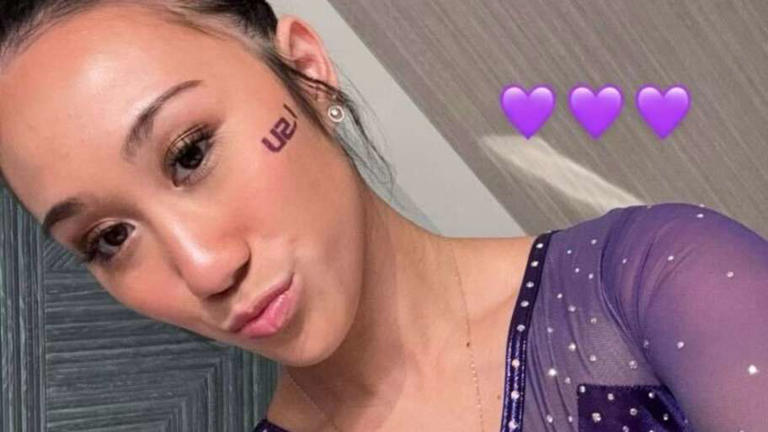 Kailin Chio snaps sparkly LSU gymnastics leotard selfie after Kentucky win