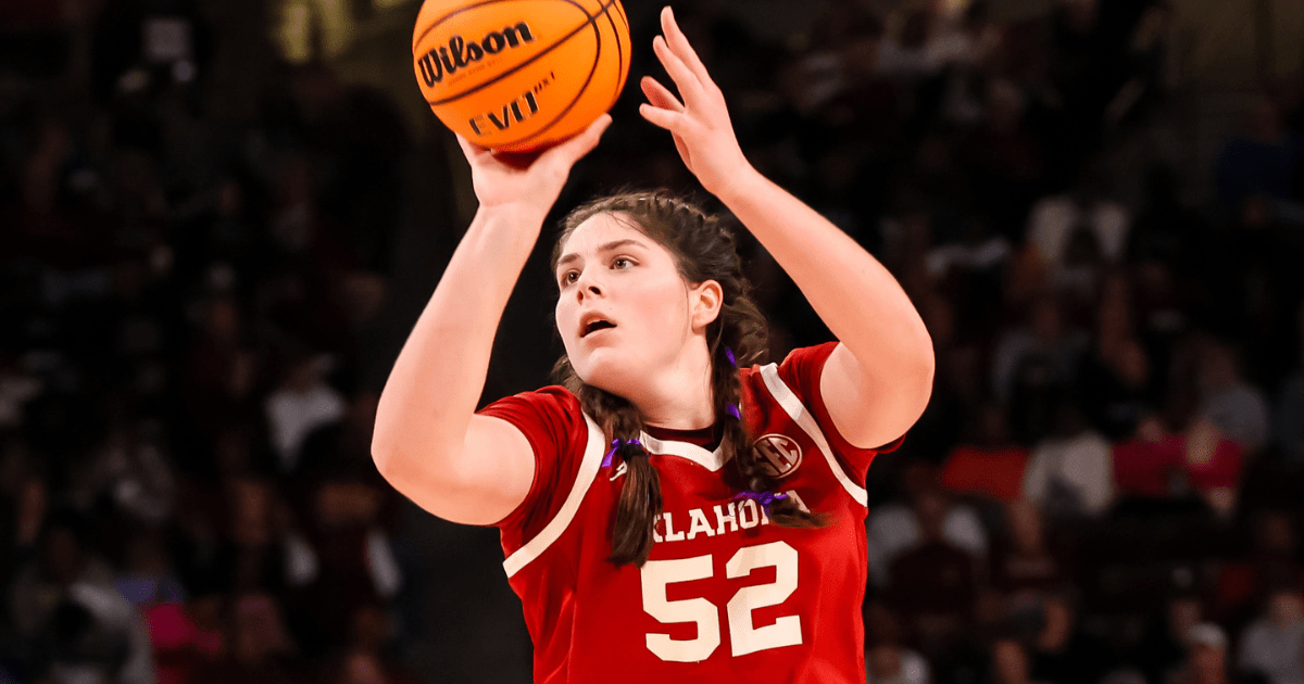 OU wins fifth in a row, beat Arkansas by 40