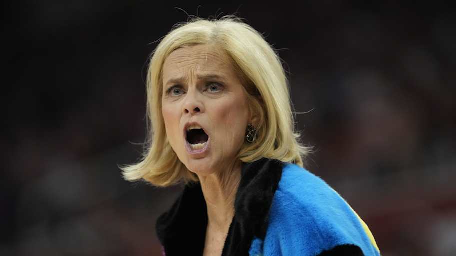 Kim Mulkey's Hilarious Facial Expression in LSU-Kentucky Game Led To ...