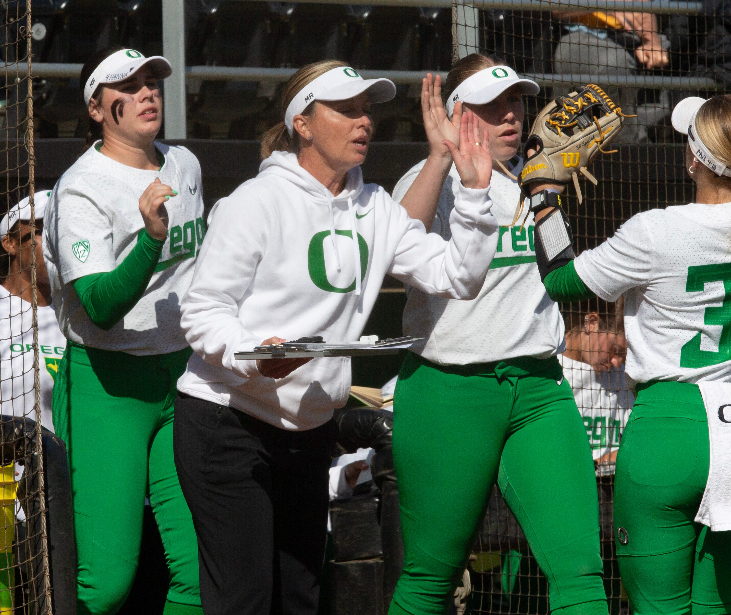 Takeaways from Oregon softball's weekend: Ducks' winning streak reaches ...