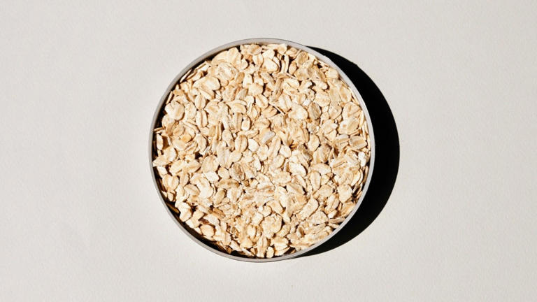 What are the side effects of eating oatmeal every day?