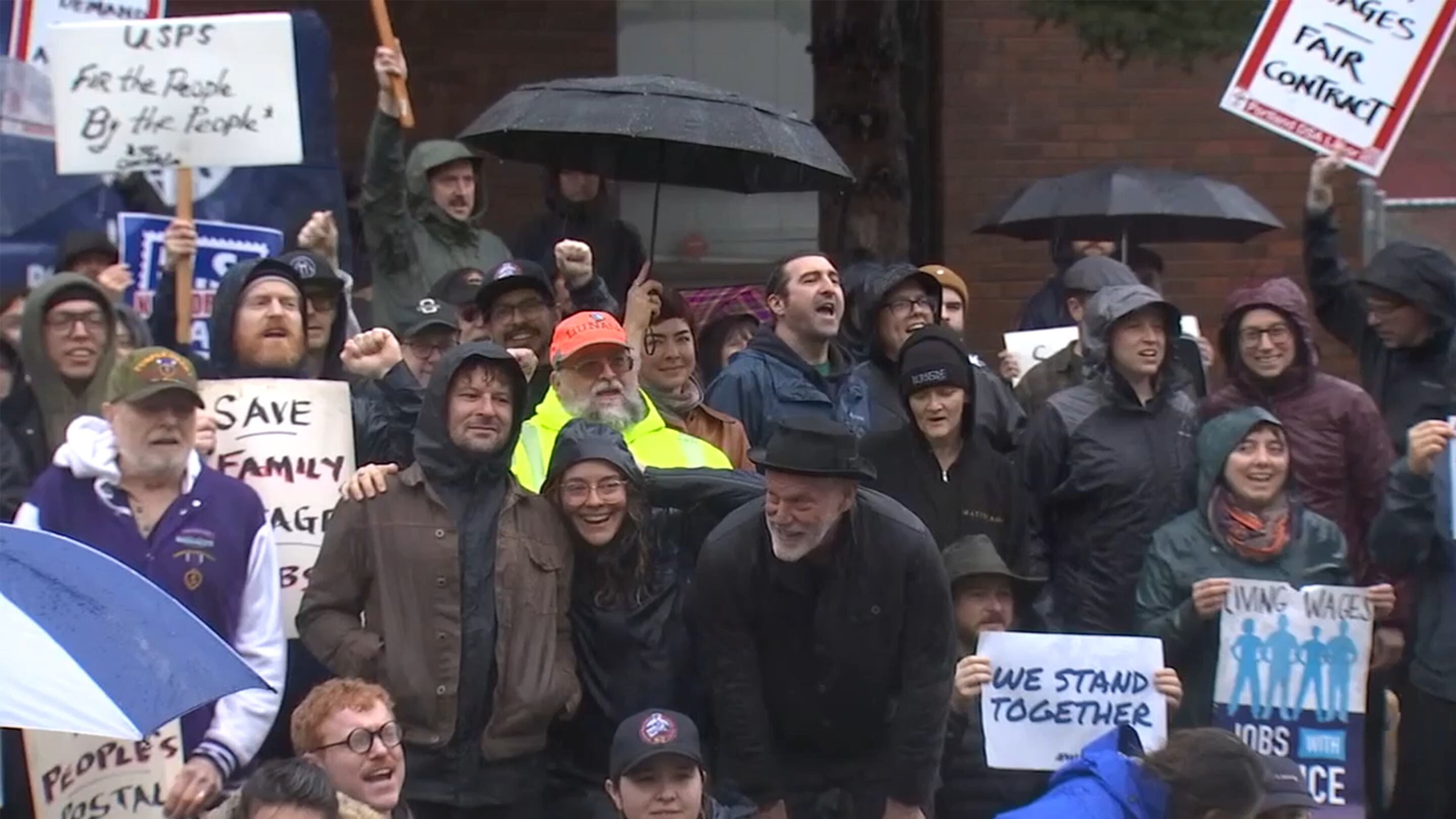 Portland postal workers protest possible plans by Trump to privatize ...